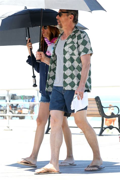 Julia Roberts Slips Into Thong Sandals For ‘leave The World Behind