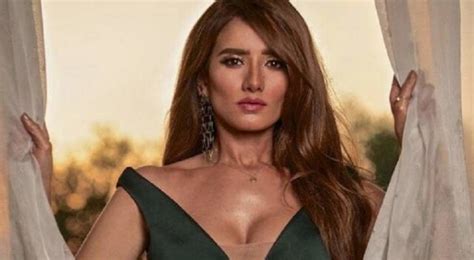 زينة تكـ شف أسراراً لأول مرة خلال مقلب رامز إيلون مصر