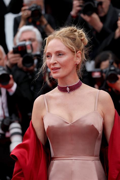 ユマ・サーマン、首元キラリ！ 煌びやかな「ショパール」のジュエリー纏ったセレブたち ムビコレ 映画・エンタメ情報サイト