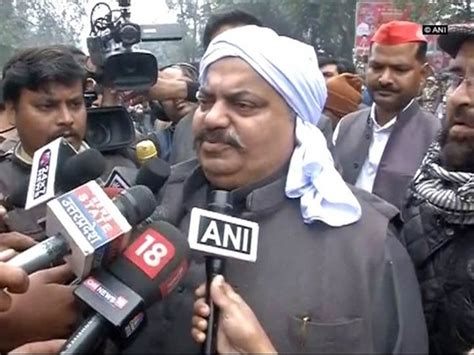 Police Convoy Carrying Gangster Turned Politician Atiq Ahmed To Reach