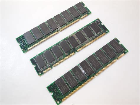 Оперативная память DIMM SDRAM 256Mb PC100 / PC133