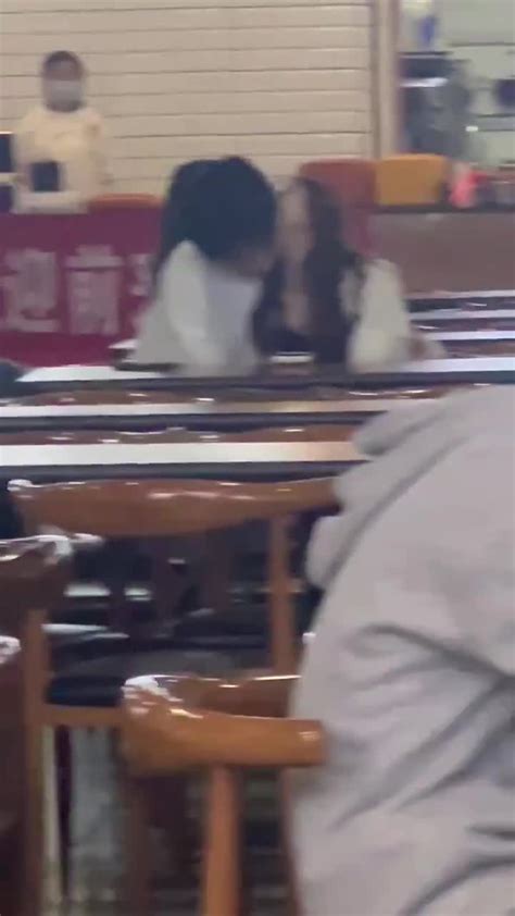 발정난 대륙 커플 유머와 NSFW 야돌이닷컴