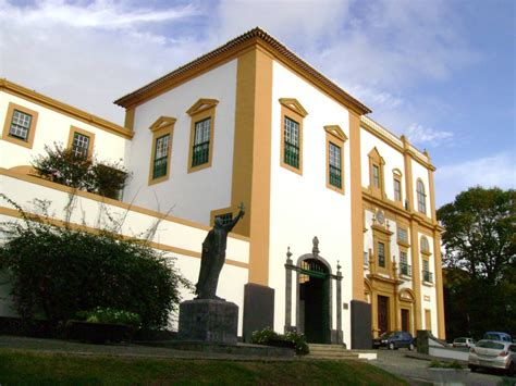 Antigo Colégio de Santo Inácio Igreja do Antigo Colégio da Companhia de Jesus Angra do