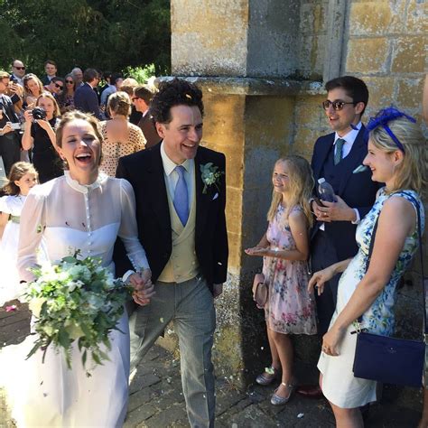 Felicity Jones 34 Married Her Boyfriend Of Three Years Charles Guard