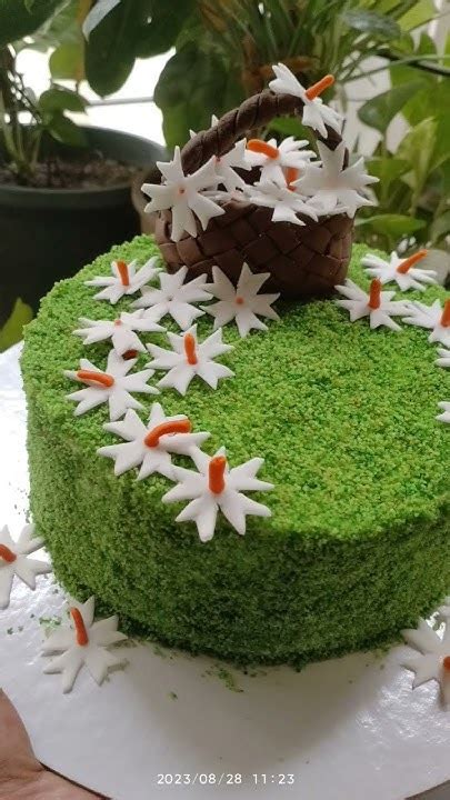 শিউলি ফুলের ফন্ডেট থিম কেক 😍😍 Cake Cakedecorations Cakedecorating Cakelovers110 Cakestyle