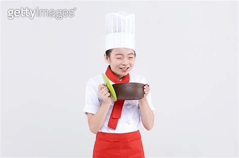 어린이 인간의나이 십대 인간의나이 누끼 한명 직업 장래희망 한국인 어린시절 요리사 요리하기 음식준비 요리도구 주방용품 Jv11188263