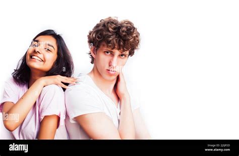 Meilleurs Amis Fille Garçon Ensemble Samuser Posant Sur Fond Blanc émotionnelle Happy Smiling