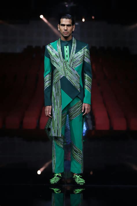 Gratis Stockfoto Van Armen Over Elkaar Capuchon Casual Designer Kleding Duo Eigentijds
