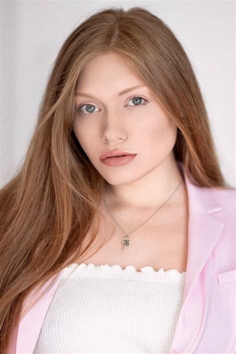 Ivy Châtelain Biografía Mejores Películas Series Imágenes Y