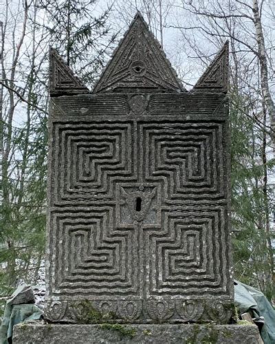 Labyrinth Via Tumbex