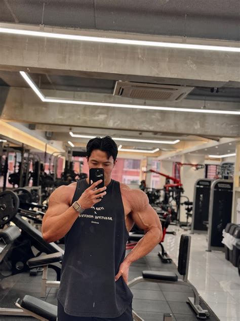 이젠 취미로 운동할거니깐 난 헬린이야 안녕 헬린이친구들🙋🏻‍♂️