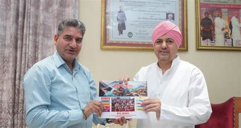 Secretary Deepak Gairola Meets Mahant Devendra Das Ji At Darbar Sahib