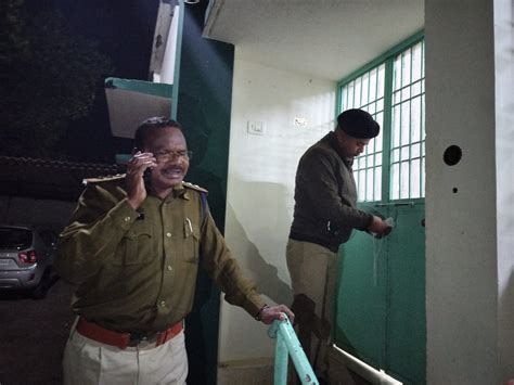 Dindori Mp Sdm Officer Nisha Napit Death Mystery Dindori News पति