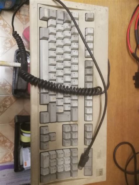 Ibm Pc At 5170 Z Monitorjem In Tiskalnikom Ibm 3287²