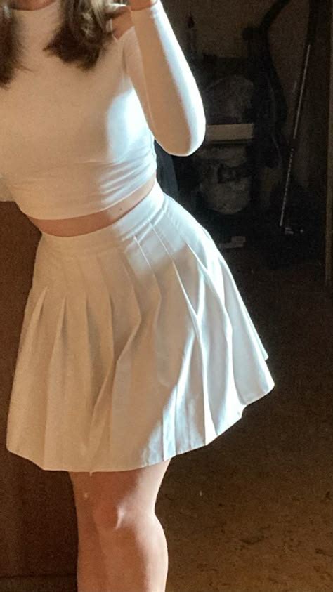 Девушки В Короткой Юбке