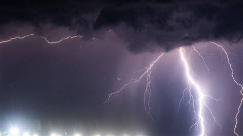 Prognoza pogody we wtorek Burze z gradem ulewy i upały Alerty IMGW