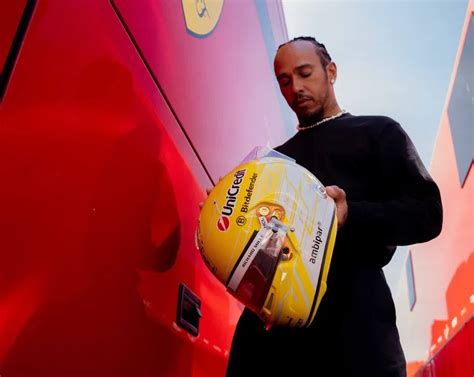 Hamilton Omaggia Niki Lauda Casco Speciale Per Il Primo Gp Ditalia Da