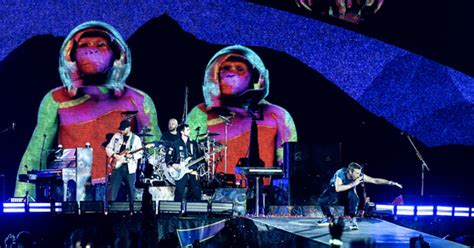 8년만에 내한한 콜드플레이5만 관객 떼창에 한국어로 감사합니다