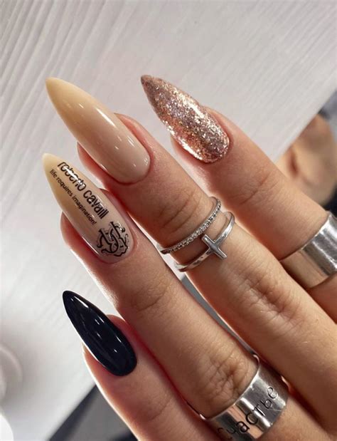 Trendy Short Almond Nails Design For Creative Summer Nails 2020