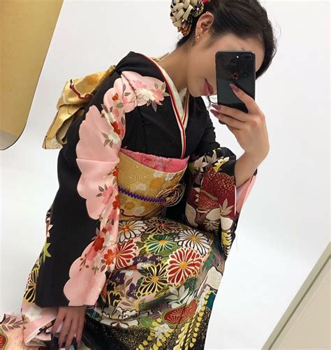 任せて安心biwa桜🌸﻿ ﻿ 最新振袖入荷しました👘⭐︎ ﻿ ﻿ 今あみちゃんに着て貰ってるこの振袖、他の店には置いてないとっておきの新作です
