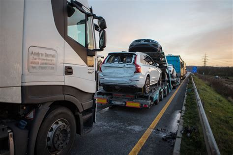 Unfall A7 Mega Stau Nach Unfall Mit Vier Lastwagen Auf A7