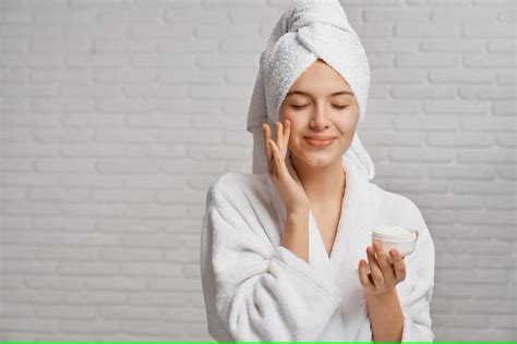 Di Usia Berapa Perlu Mulai Menggunakan Skincare Ai Care