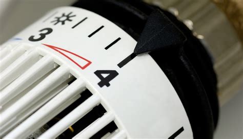 Урсгал зардал хамгийн бага байхаар халаалтаа шийдэх нь