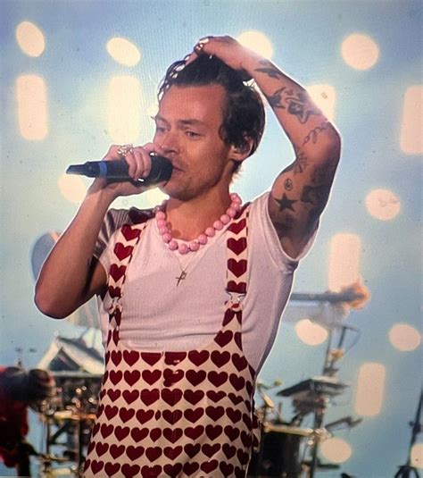 Harry Styles Love On Tour June 18th London Uk I 💌 In 2022 Love On