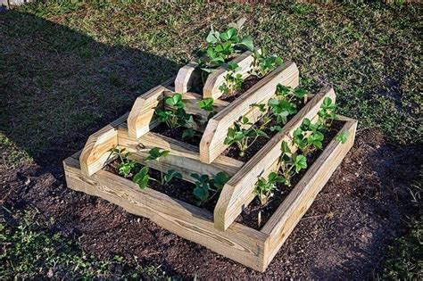 10 DIY Pyramid Planter Plans Free All Sands