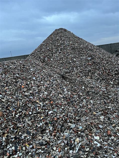 Gruz kruszony betonowy betonowo ceglany kruszywo granitowe tłuczeń Wągrowiec OLX pl