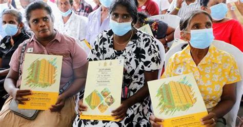 කැළණිවැලි දුම්රිය මාර්ගය අසල අනවසර පදිංචිකරුවන්ට ගෙවල් Lankadeepa Online