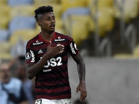 Mundo Positivo Renê Simões Enche A Bola De Atacante Do Flamengo É