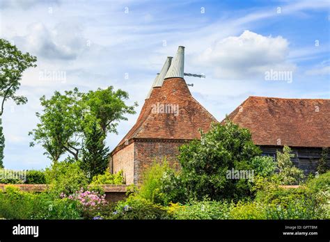 Oast Houses At Great Dixter The Country House Home And Garden Of