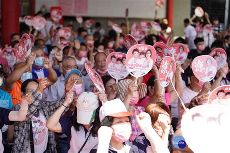 盧秀燕合體邱愛珊成立聯合競總 千人高喊高票連任凍蒜 蕃新聞