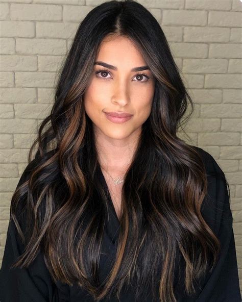 Pin de Lu camandaroba em Pelo ideias Cabelo comprido Inspiração cabelo Cabelo morenas