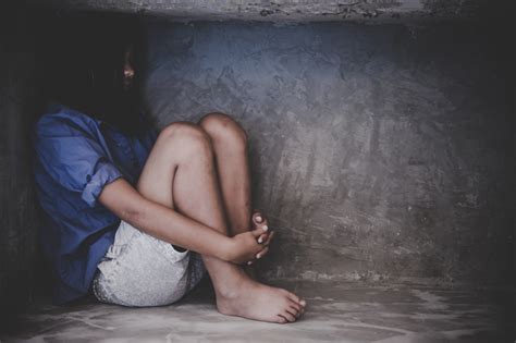 Pai é Preso Por Suspeita De Estuprar As Filhas De 7 E 10 Anos Em Portão