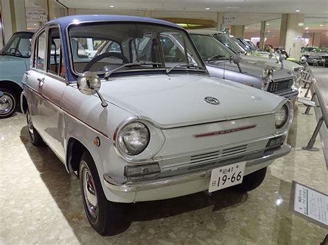 他社を圧倒した軽初の4ドアセダン マツダ キャロル 360 1968年式（昭和43年） 日本自動車博物館｜乗りもののまち 小松