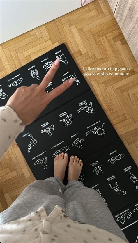 Carlotta Ferlito R Italian Girl Feet