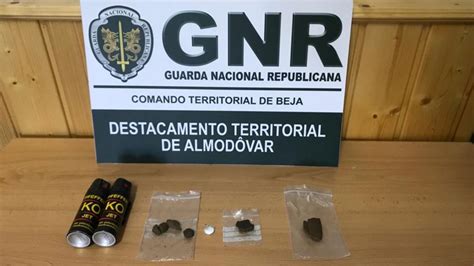 Quatro Detidos Por Tráfico De Droga E Posse De Arma Proibida Em Castro