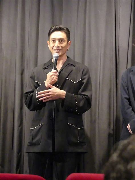 映画「ペナルティループ」の完成披露上映会に出席した（左から）ジン・デヨン、伊勢谷友介、若葉竜也、山下リオ、荒木伸二監督 スポニチ