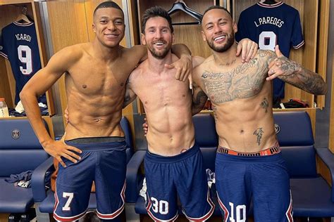 Psg Messi Neymar Mbappé Signent Limage La Plus Likée De Lhistoire