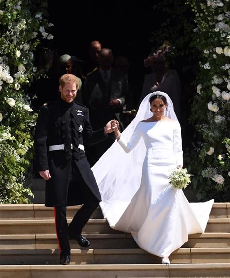 Meghan Markle e príncipe Harry comemoram um ano de casamento a Ferver