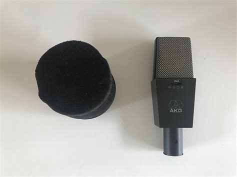 C 414 B ULS AKG C 414 B ULS Audiofanzine