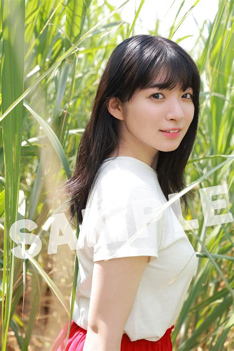 画像】【沖縄で初の水着ショットに挑戦】進藤あまねの現役女子高生最後の姿を収めた1st写真集『翠 ～midori～』本日発売 特典やお渡し会も