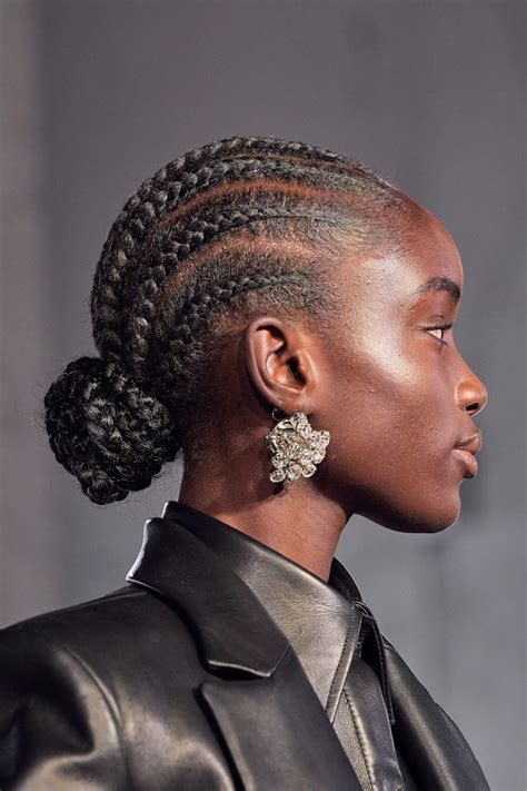 8 Beauty Trends From The NYFW Fall/Winter 2023 Runways