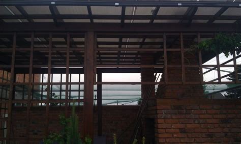 Stylish Polycarbonate Tables For Your Summer House