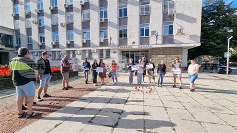 Жители на Габрово отново излязоха на мирен протест срещу насилието Утро