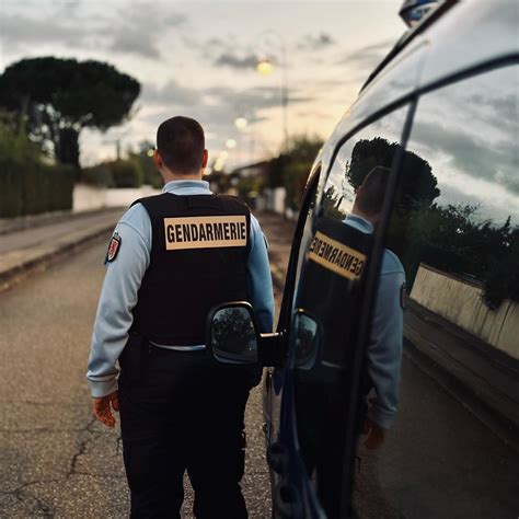 Saint Pée Sur Nivelle Un Homme Retranché Chez Lui Avec Sa Compagne Et