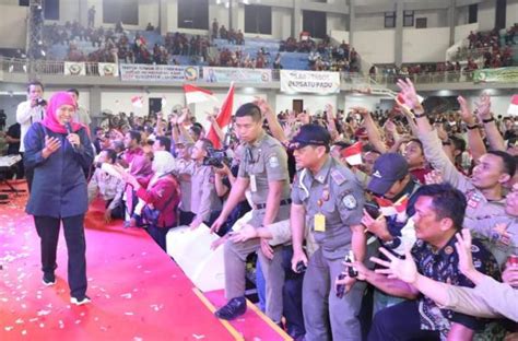 Gubernur Khofifah Klaim Angka Kemiskinan Ekstrem Di Jatim Turun 3 58 Persen Ini Faktanya