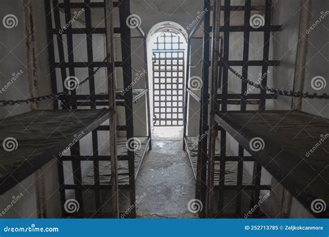 Bunk Bed Prison Cell At Zane Hodge Blog